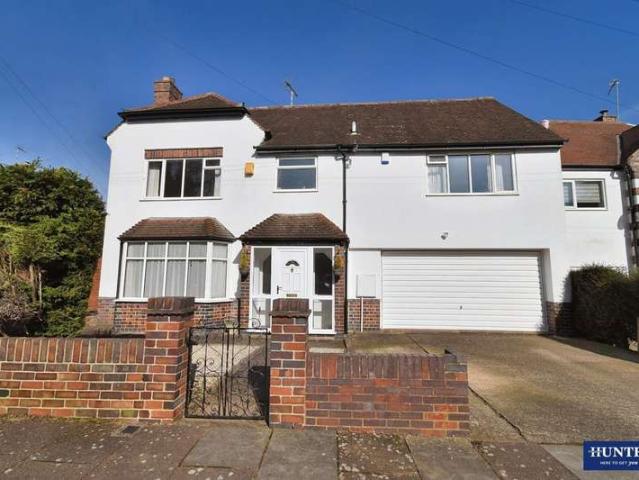 4 Bedroom Detached House