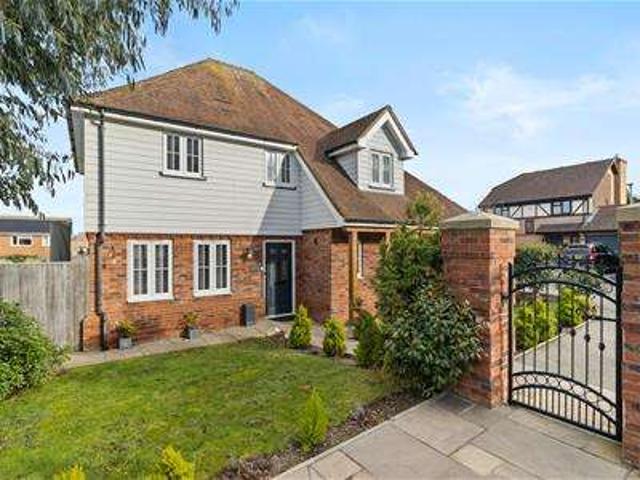 4 Bedroom Detached House