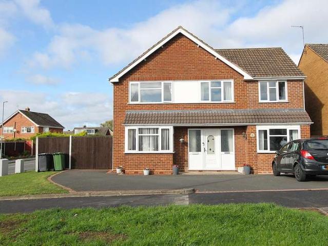 4 Bedroom Detached House