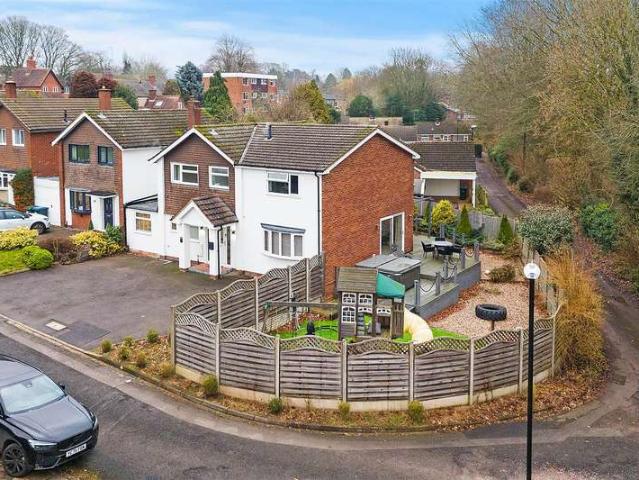 4 Bedroom Link Detached House