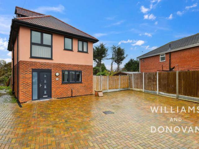 4 Bedroom Detached House