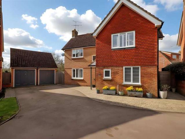 4 Bedroom Detached House