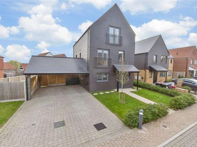 4 Bedroom Detached House