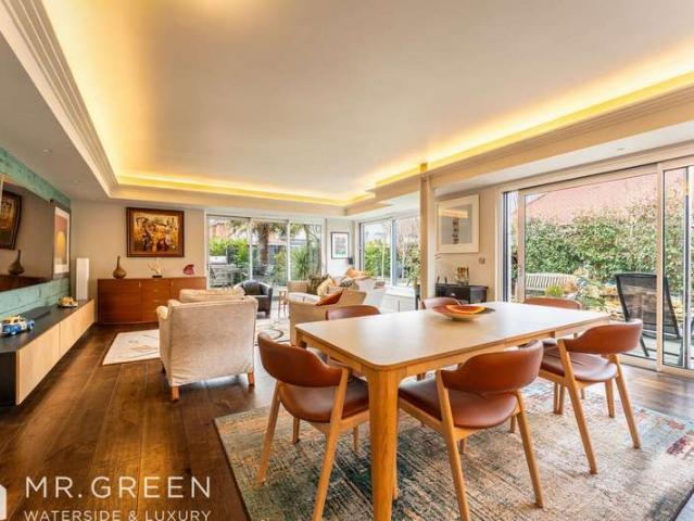 4 Bedroom Detached House