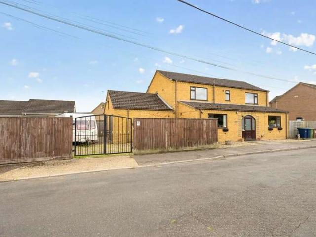 4 Bedroom Detached House
