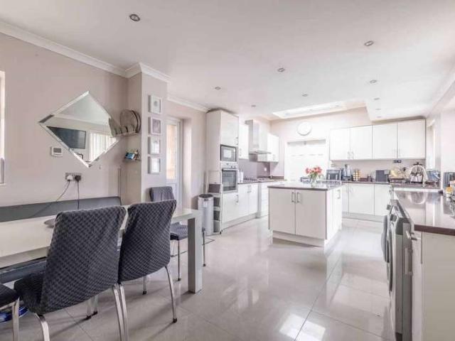 4 Bedroom Detached House