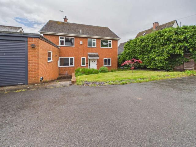 4 Bedroom Detached House