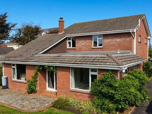 4 Bedroom Detached House