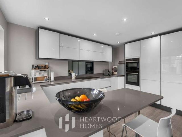 4 Bedroom Detached House