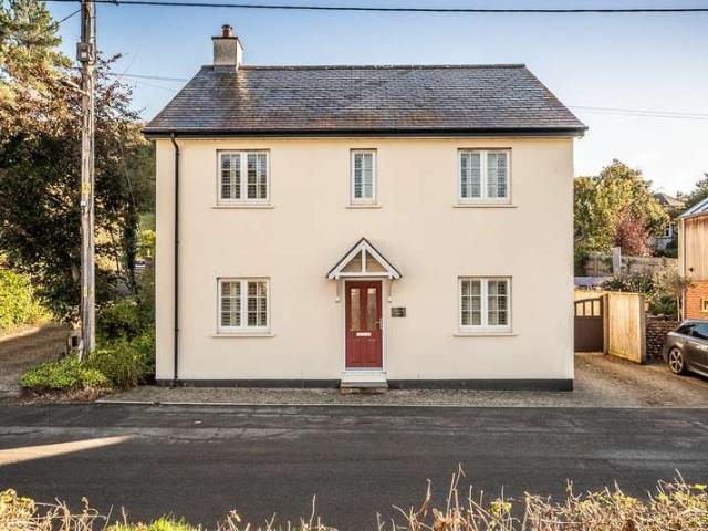 4 Bedroom Detached House