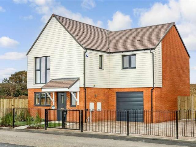 4 Bedroom Detached House