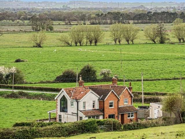 4 Bedroom Detached House