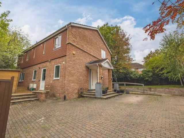4 Bedroom Detached House