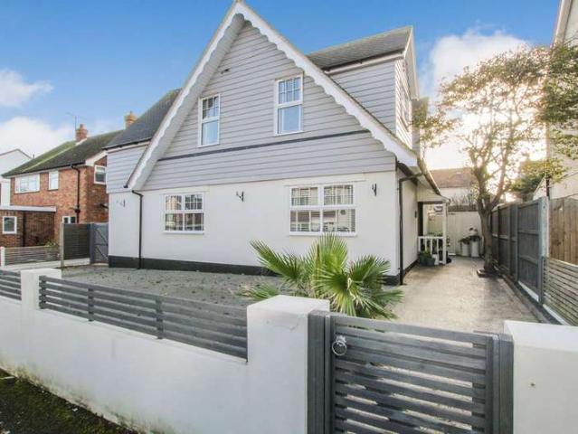 4 Bedroom Detached House