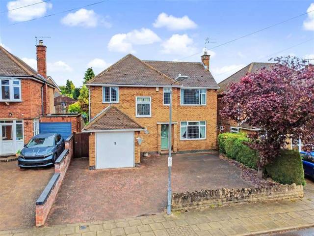 4 Bedroom Detached House