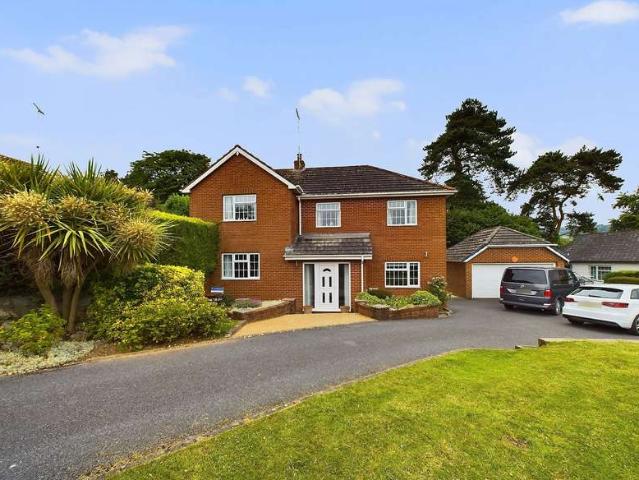 4 Bedroom Detached House