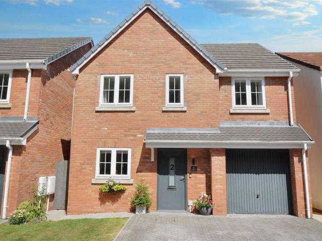 4 Bedroom Detached House