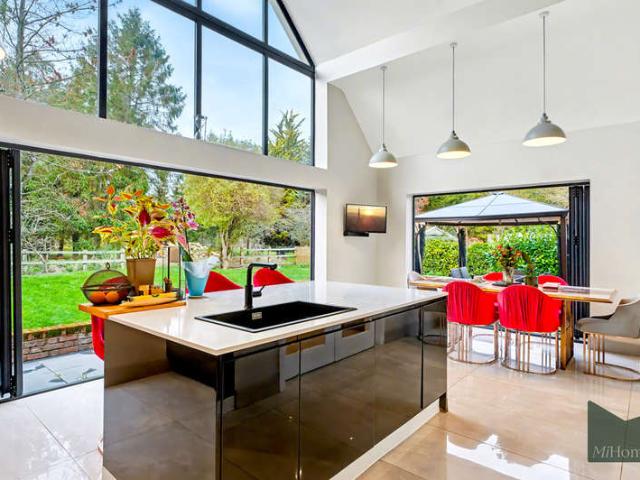4 Bedroom Detached House