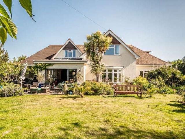 4 Bedroom Detached House