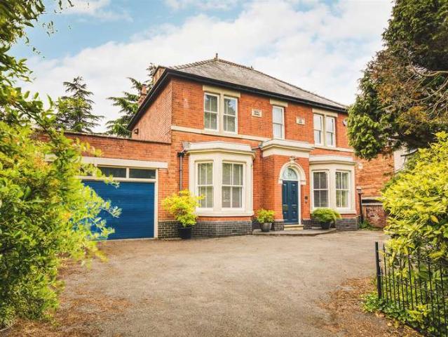 4 Bedroom Detached House