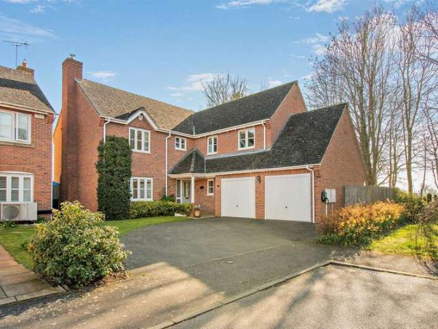 4 Bedroom Detached House
