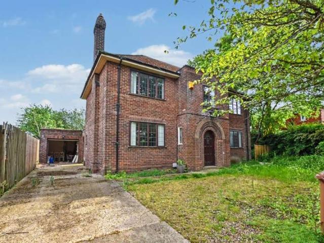 4 Bedroom Detached House