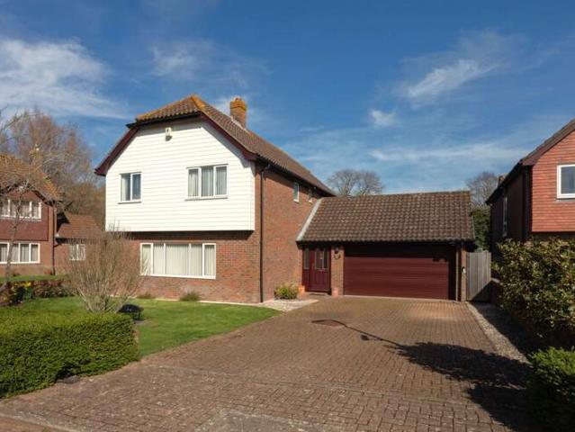 4 Bedroom Detached House