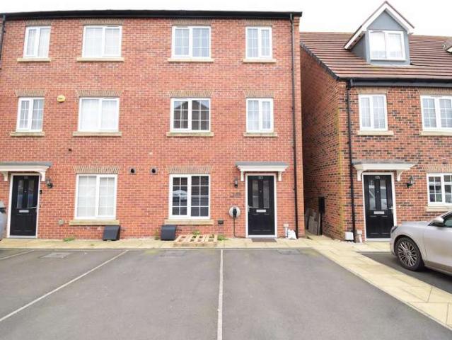 4 Bedroom Semi Detached House