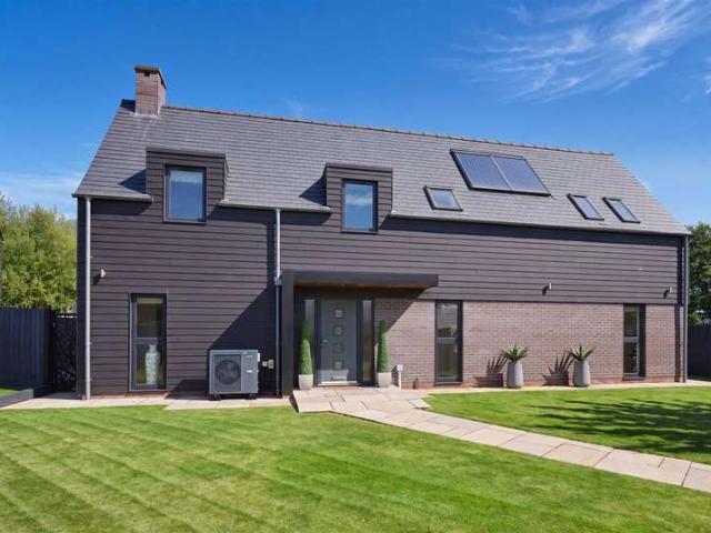 4 Bedroom Detached House