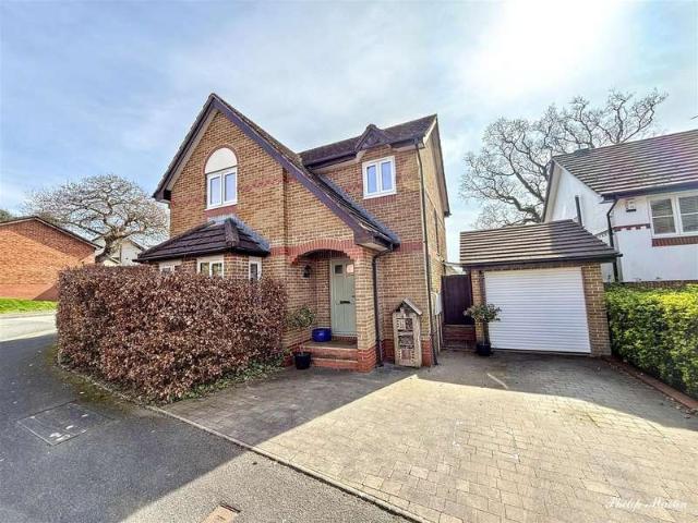 4 Bedroom Detached House