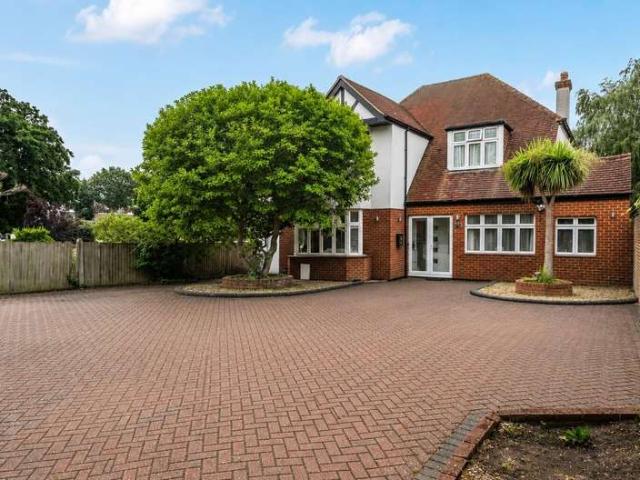 4 Bedroom Detached House