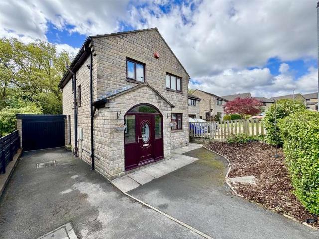 4 Bedroom Detached House