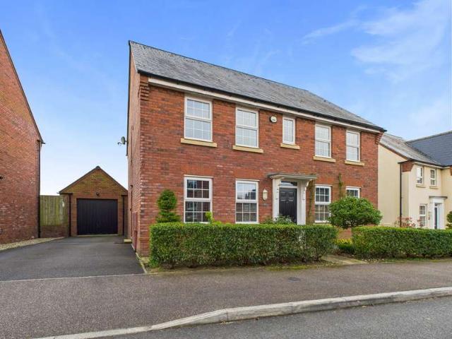4 Bedroom Detached House