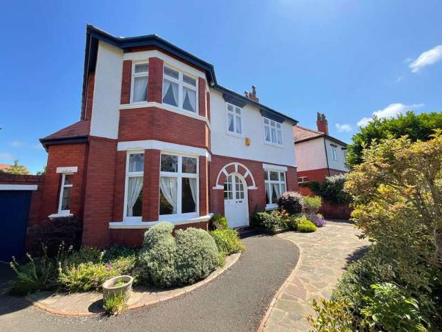 4 Bedroom Detached House