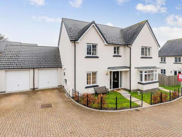 4 Bedroom Detached House