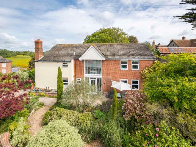 4 Bedroom Detached House