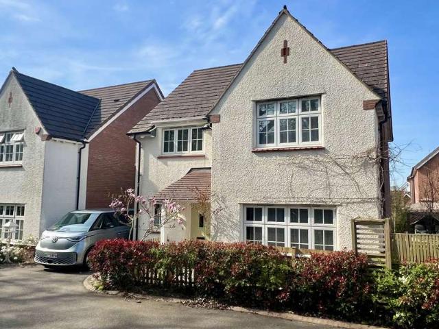 4 Bedroom Detached House