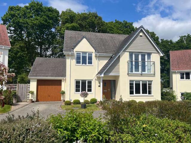 4 Bedroom Detached House