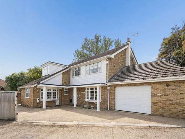 4 Bedroom Detached House