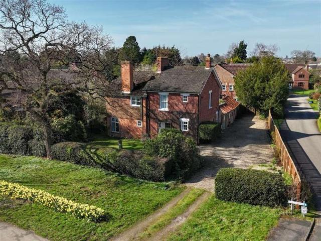 4 Bedroom Detached House