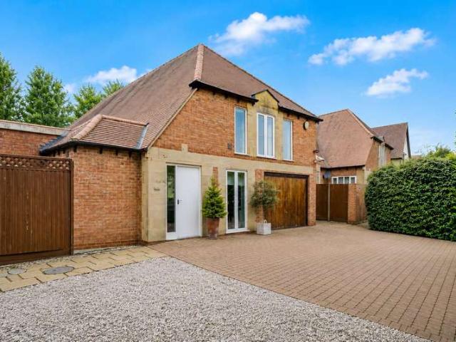 4 Bedroom Detached House