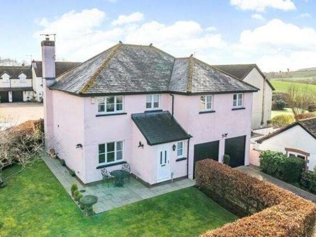 4 Bedroom Detached House