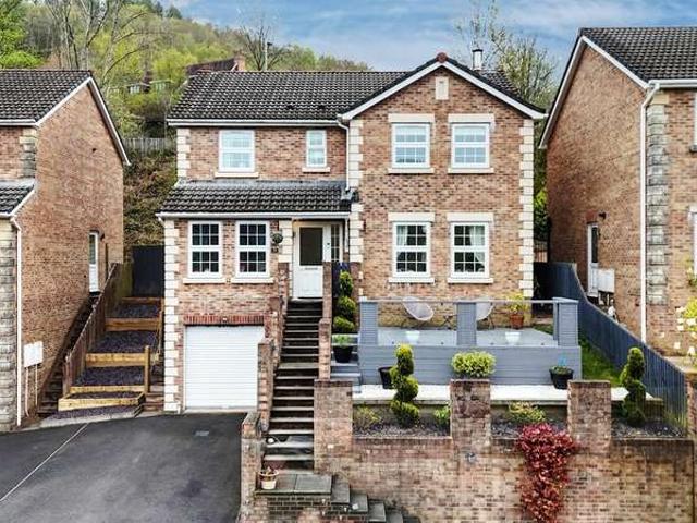 4 Bedroom Detached House