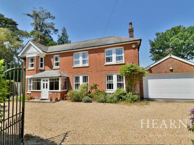 4 Bedroom Detached House