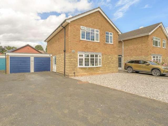 4 Bedroom Detached House