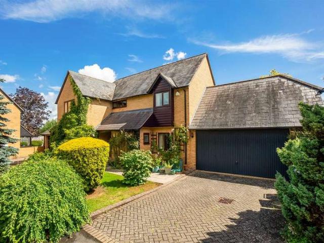 4 Bedroom Detached House