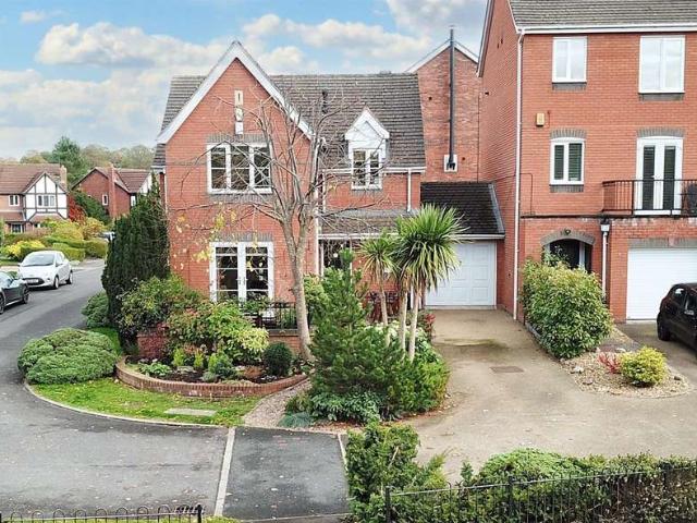 4 Bedroom Detached House