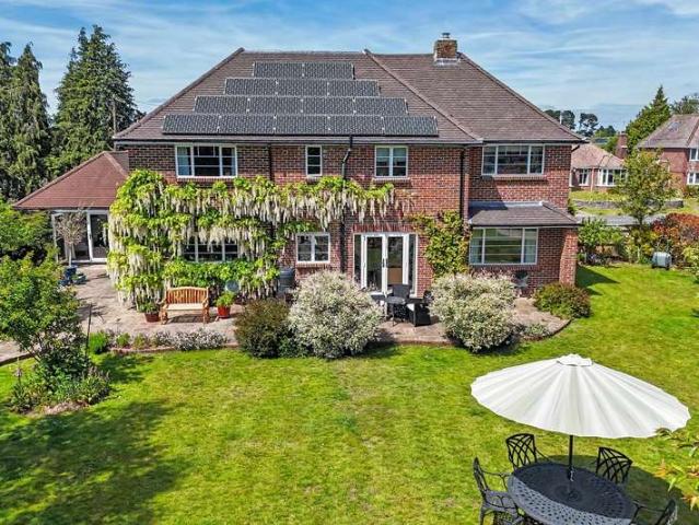 4 Bedroom Detached House