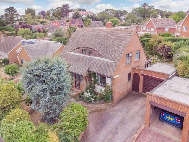 4 Bedroom Detached House