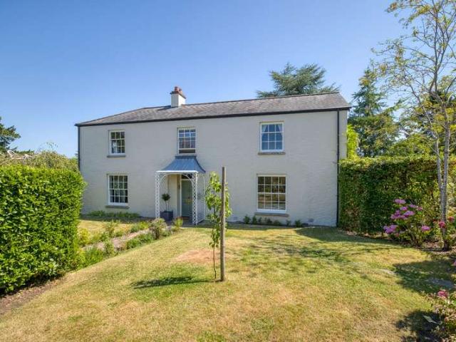 4 Bedroom Detached House